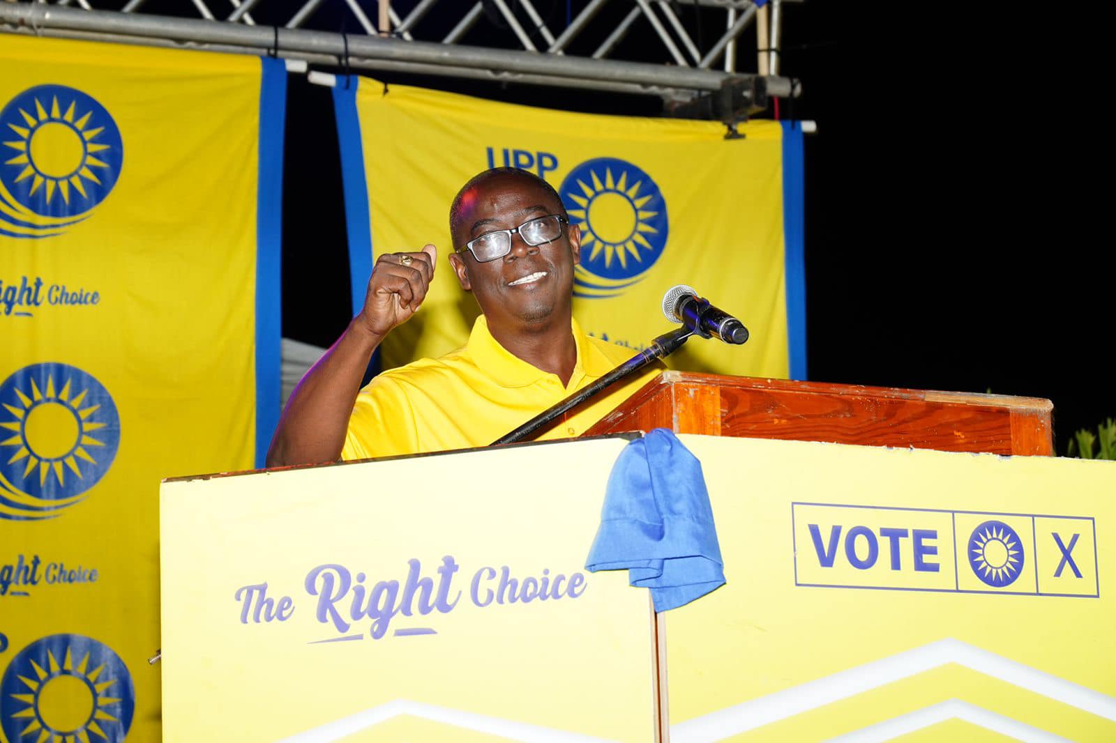 Alex Browne reminds the authorities that beach access is a legal right ...