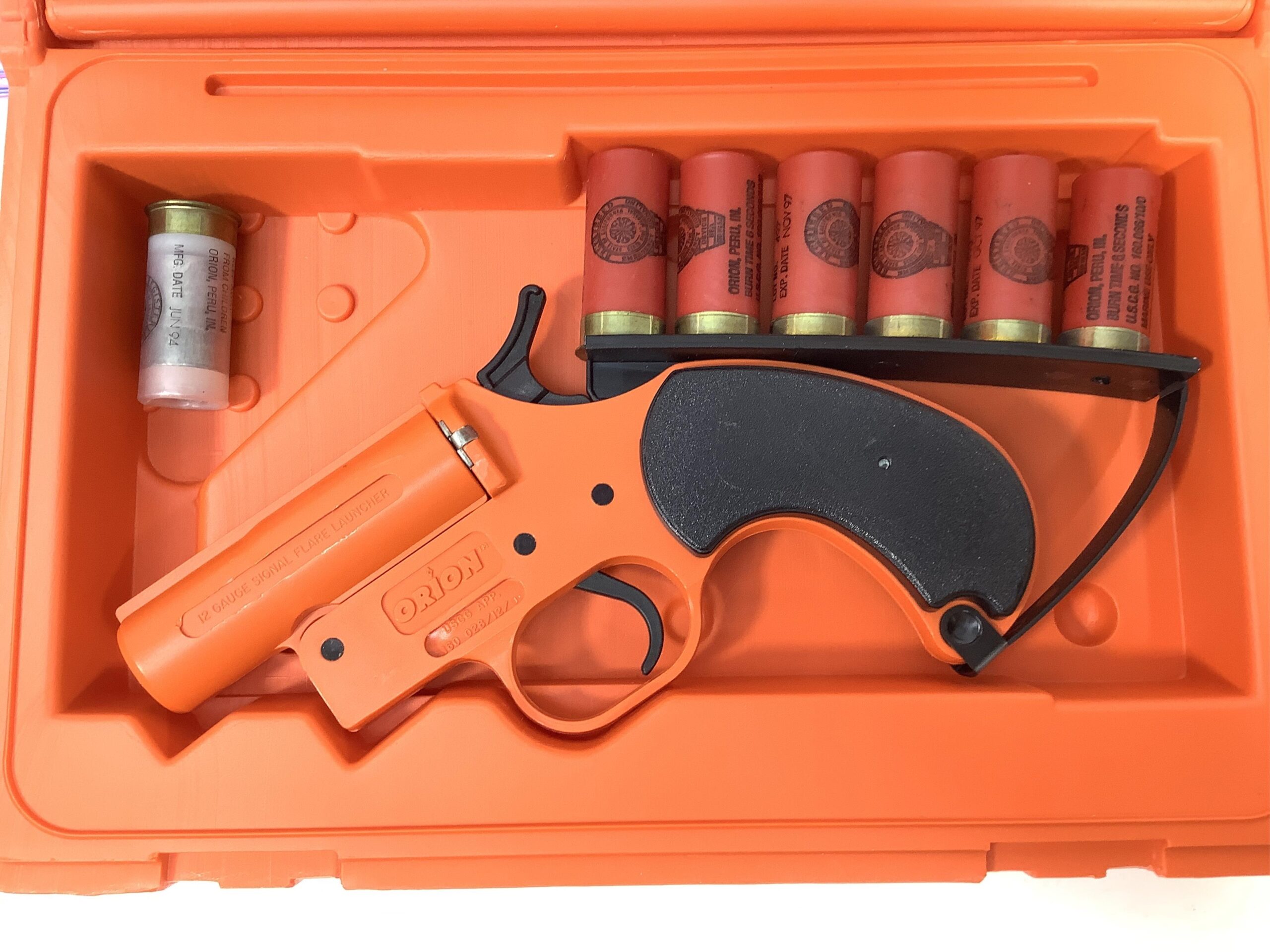 Intruder Steals $3000 Worth of Flare Gun Kits at Paradise Boat Sales ...